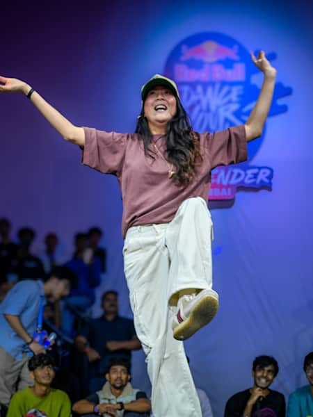 How to become a better popper: Dey Dey dancer tips