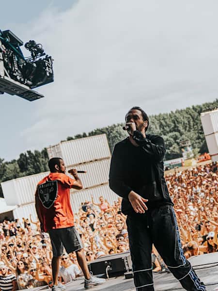 Gringe "On danse pas" en live sur Red Binks à Garorock