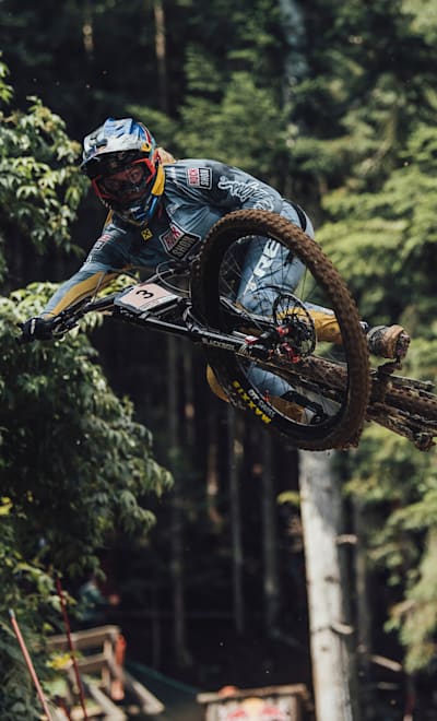 Valentina Höll: MTB Downhil – Red Bull Athlete Profile