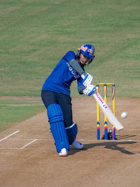 Batting with your left hand: Tips for left-handed bat