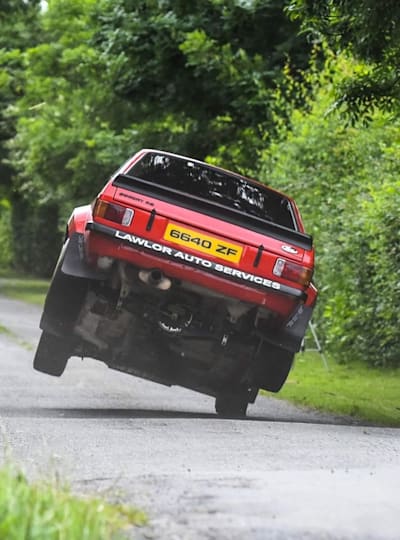 WRC - Equilibrismo a 200 km/h con un tracción trasera