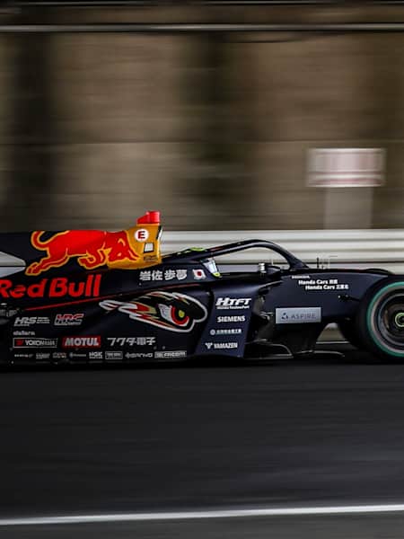 Iwasa starts Super Formula season with great race pace