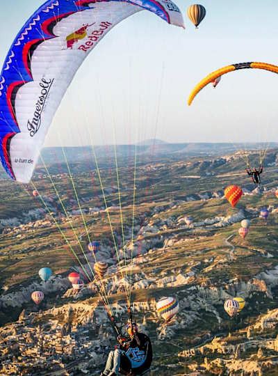 3 Paragliders Set a New Infinity Tumble Record