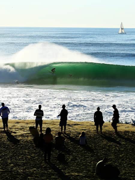 Surfing: Big waves of France, Spain, Portugal – video
