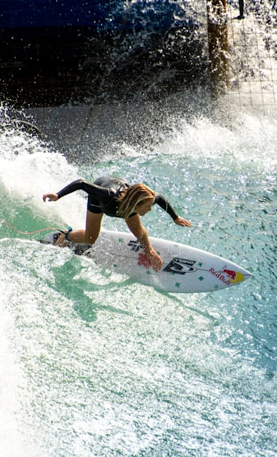 Caitlin Simmers – Surfing | Red Bull Athlete Profile