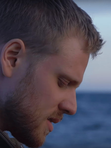 Davi Sabbag fala sobre o single "Tenho Você"
