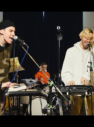 UK pop band Bad Sounds ++videos++ | Red Bull Music