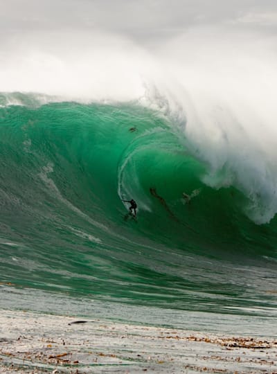 Ghost Tree, spot de surf de gros oublié en Californie
