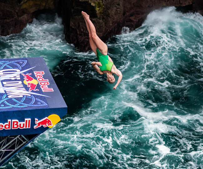Red Bull Cliff Diving 2021: Downpatrick Head challenges