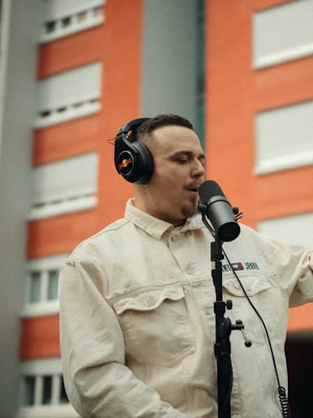 EAZ - Red Bull 60 Seconds Interview