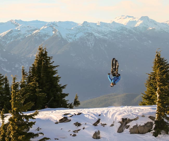 VTT en hiver : Les vrais roulent à vélo sur la neige