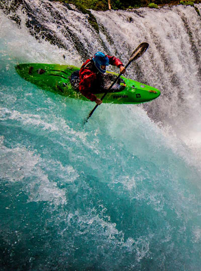 콸콸 쏟아지는 폭포에서 벌어지는 아찔한 질주!