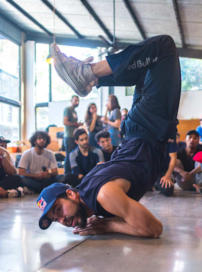 Breakdance : Tout ce qu'il faut savoir sur le breaking