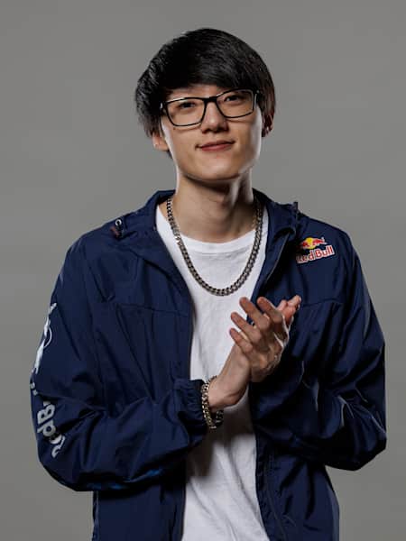 【iiTzTimmyとは？】：世界最強を目指し続ける天才ゲーム実況者 | 配信 | レッドブル・プレイヤー