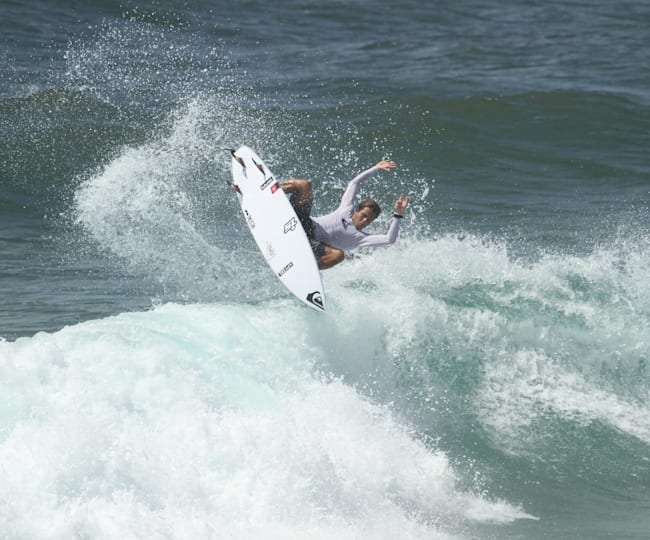 Sebastián Williams va por todo en el surf