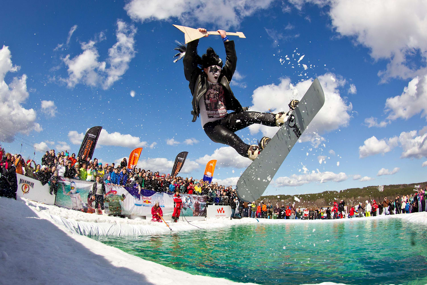 What the hell is... Red Bull Jump & Freeze