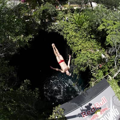 Red Bull Cliff Diving 2010: Yucatan
