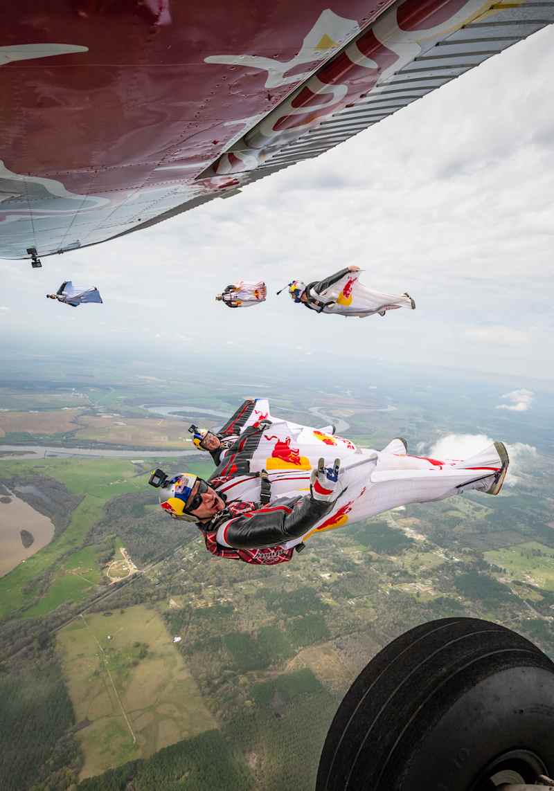 Basejumpen Red Bull The First Ever Wake Skate Base Jump