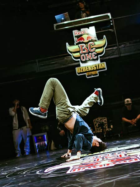 B-Boy Gets Ripped Without Heavy Weights