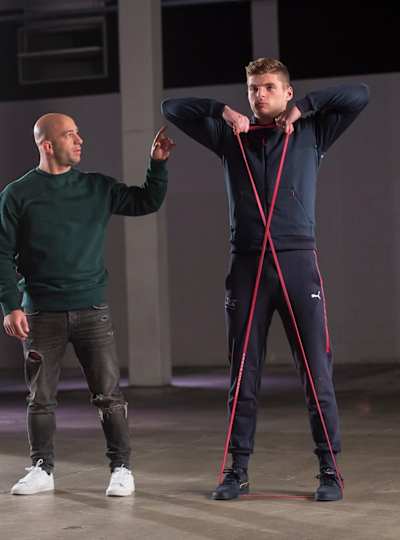 Workout voor je schouders met Max Verstappen