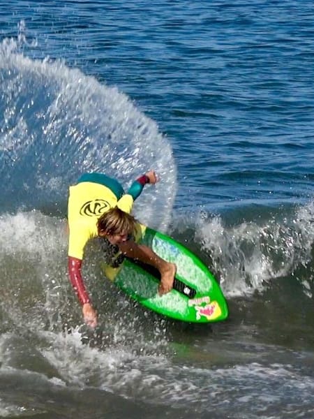 Lucas Fink é campeão mundial de skimboard