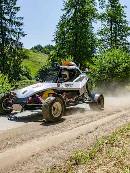 Red Bull Backyard Session met Thierry Neuville