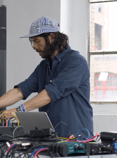 Watch composer Alex Silva play a live session ++video++