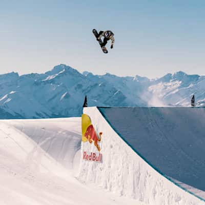 Laax Open 2021: Slopestyle and halfpipe snowboarding