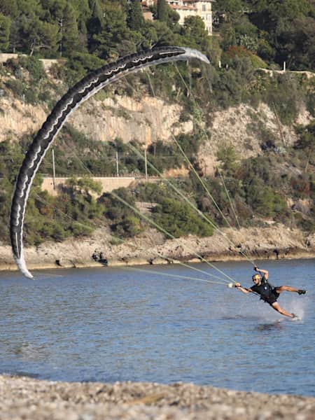 Tim Alongi champion de France de voltige en parapente
