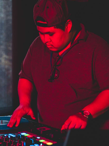 DJ Nutty ผู้มาพร้อมเพลงยกล้อและอนิเมะจากญี่ปุ่น