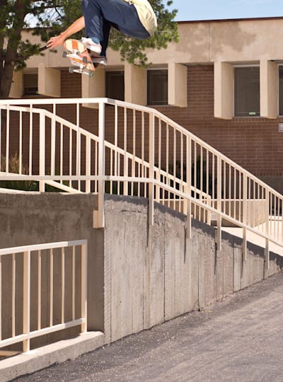 Le nouveau pro Toy Machine Blake Carpenter shred LBC
