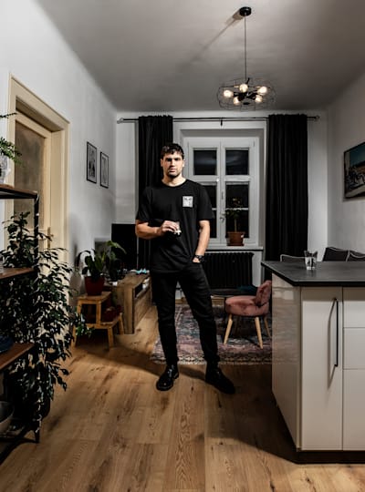 LIVI'N: Miro Čech | slovenský model a jeho bývanie