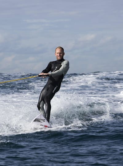 Surfer Mark Mathews takes the Red Bull Wingfinder test