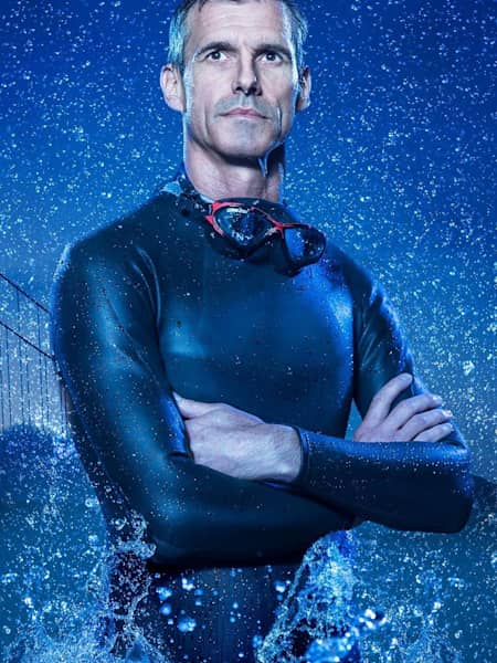 Meet the man trying to swim across the Pacific Ocean