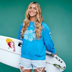 Caroline Marks: Come meet the young American surf star