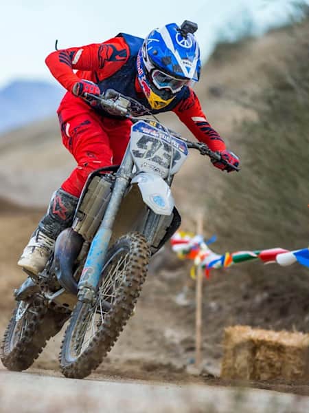 Aaron Colton Rebuilds a Two-Stroke at Day in the Dirt