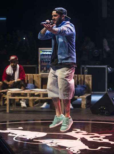 Tata publicó sus barras en youtube