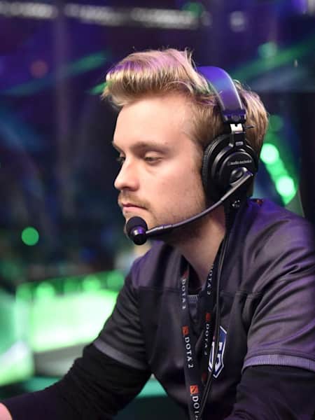 Dota 2: How OG made their comeback at The International