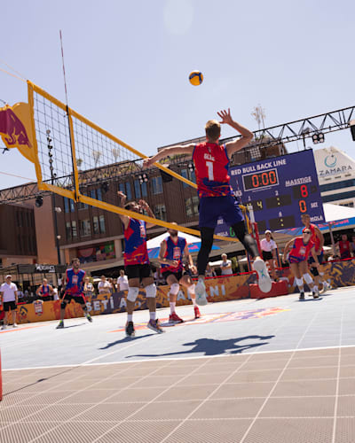 Red Bull Back Line'da Şampiyon Beach Stars!