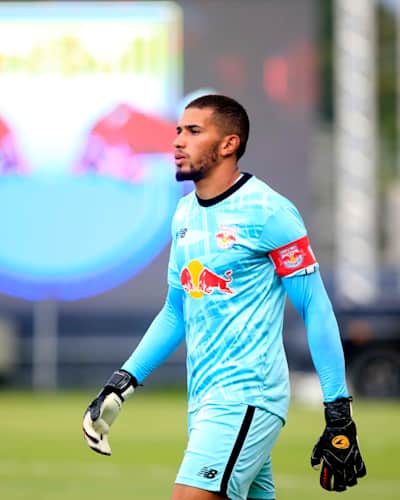 Leo Aragão, goleirão do Braga, vai ser economista