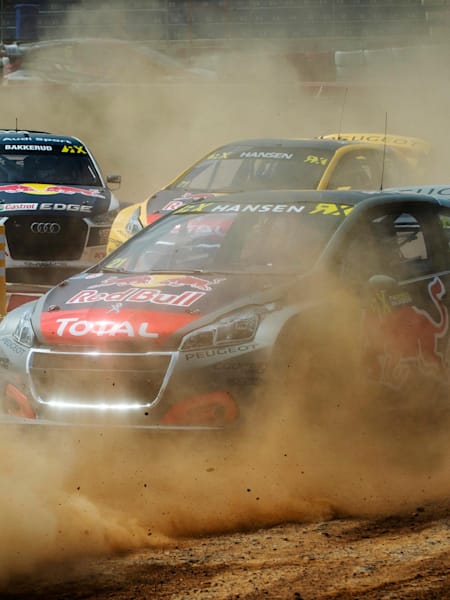Wheel-to-wheel World Rallycross racing