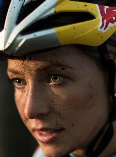 Emily Batty: Her off-season training scheme | Red Bull
