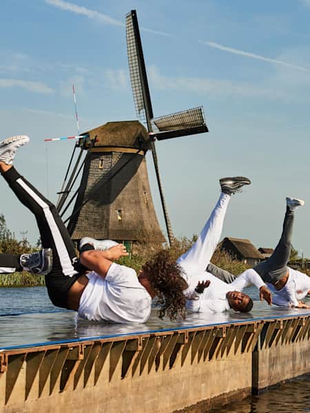 Red Bull BC One: B-boy windmill world record ++video++