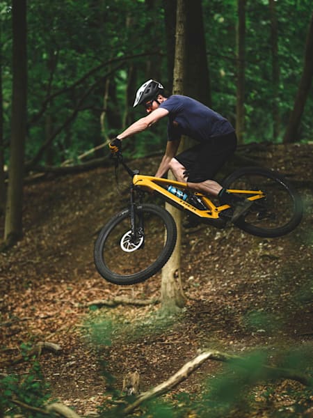 Dlaczego warto kupić superlekkiego e-bike’a