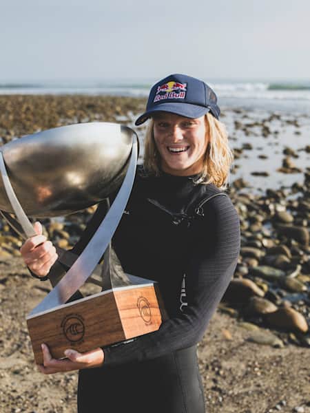 Interview – Caitlin Simmers wins 2024 world surfing title