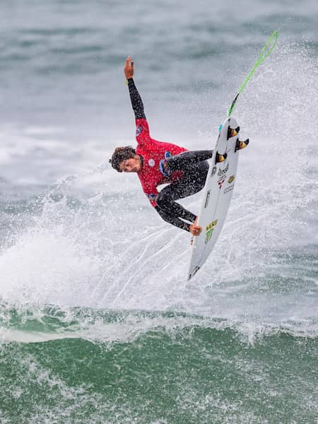 Red Bull Airborne: WSL surf event France report/video
