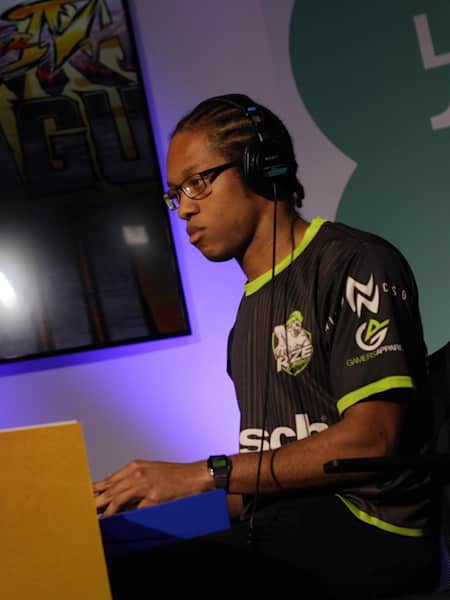 'Infexious': The coolest Street Fighter player?