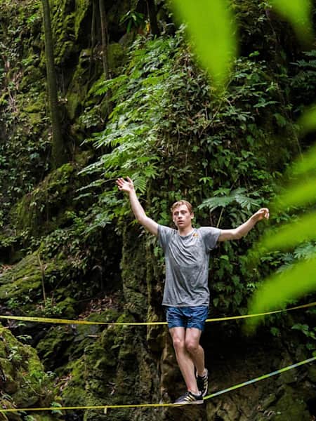 Alex Mason vídeo de slackline: Red Bull Slackladder