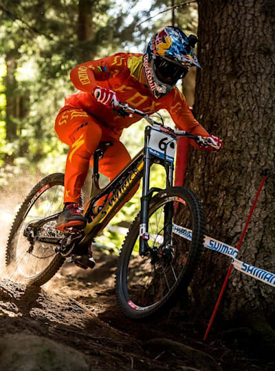 Loic Brunis Fast Life S1 EP8 | Red Bull Bike ++Video++