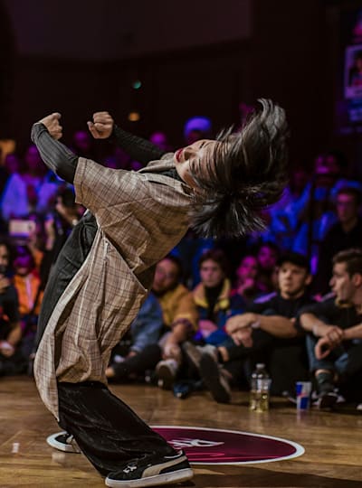 舞風競豔弄姿：Waacking 與 Voguing